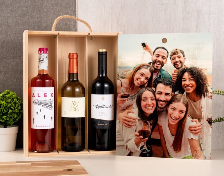Personalised box with assortment of 3 wines - MadeinGift