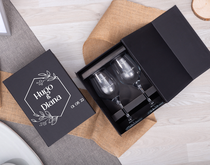 Caja premium con copas de vino "Flores de amor" - Regalo Original