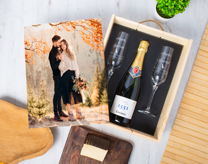 Caja con cava y copas personalizada - Regalo Original