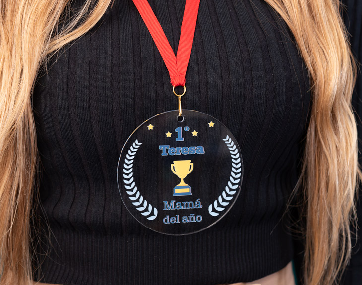 Medalla circular "Mamá del año" personalizada - Regalo Original
